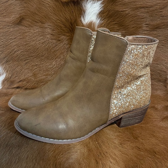 Yoki | Shoes | Tan And Gold Glitter Booties | Poshmark